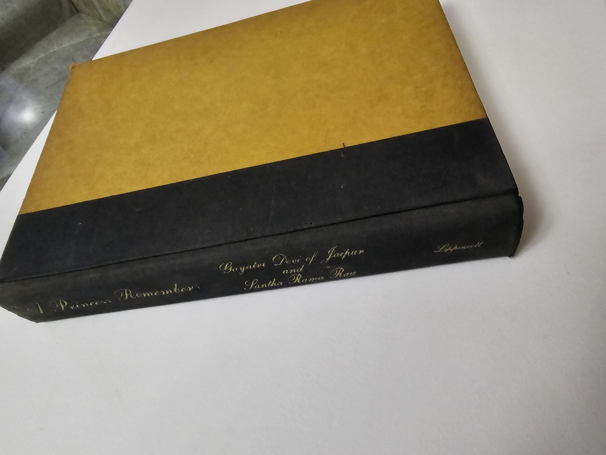 USED BOOK A Princess Remembers by Gayatri Devi and Santha Rama Rau ...